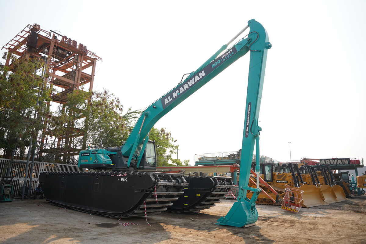 Buy Amphibious Excavators in the UAE, KSA, Oman, and Beyond