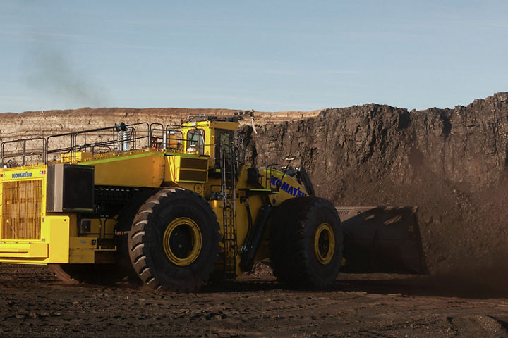 Top 5 Largest Wheel Loaders in the World | Almarwan