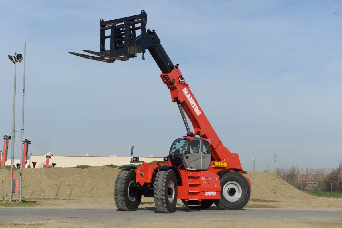 Biggest Telehandlers in the World (Ranked)