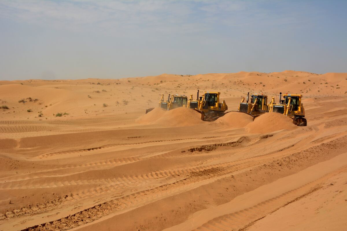 Dozer vs. Motor Grader: Key Differences and Uses