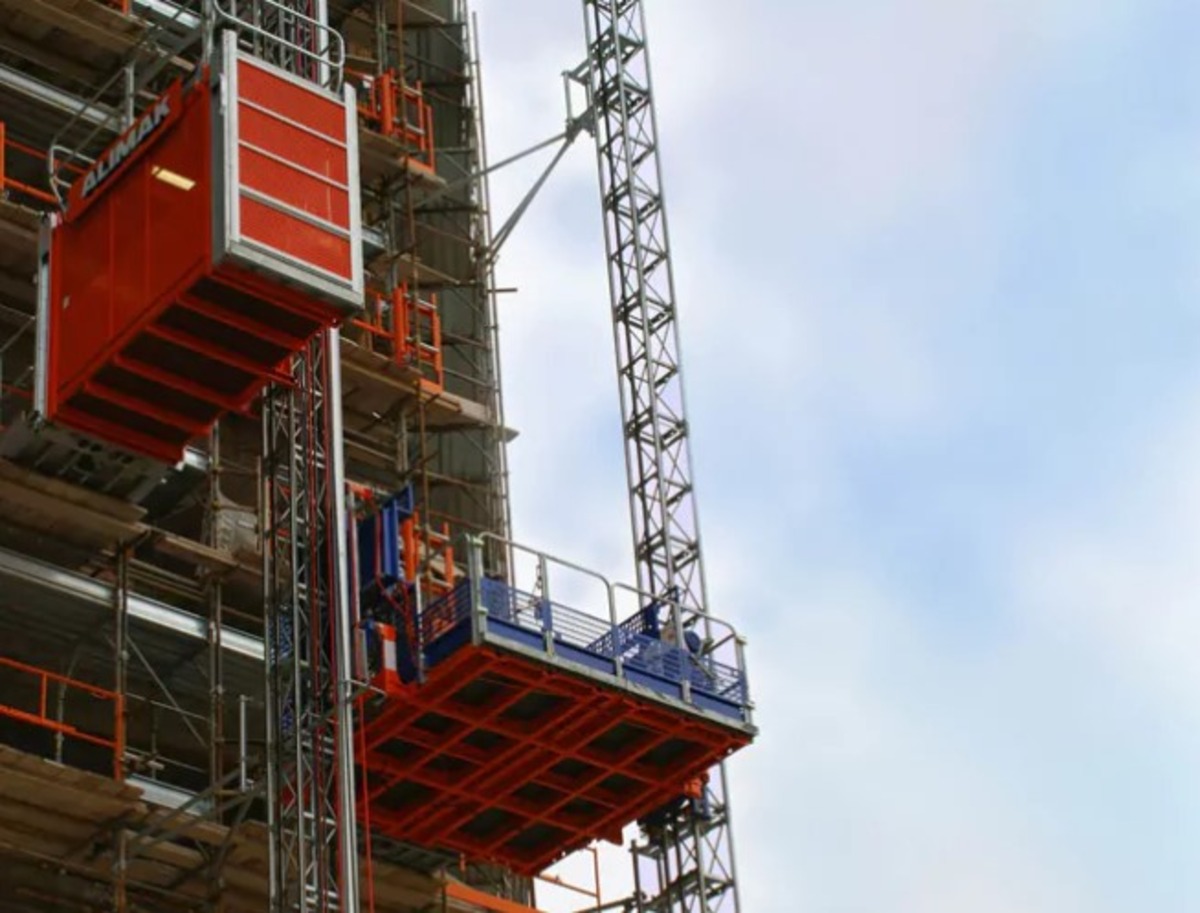 Boost Construction Efficiency with Material Handling Equipment