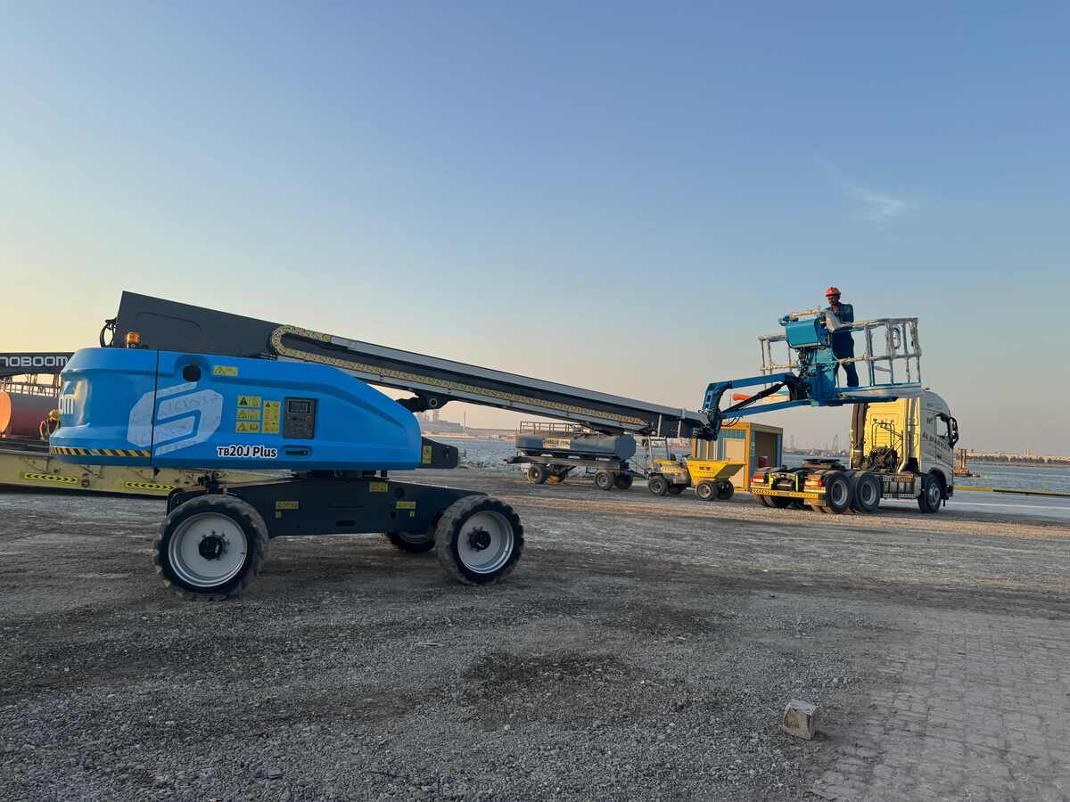 8 Construction Lifts and Manlifts | Types & Features