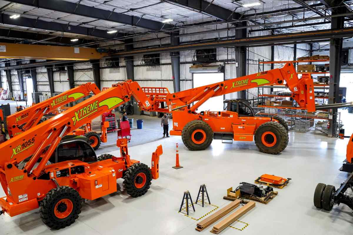 Biggest Telehandlers in the World (Ranked)